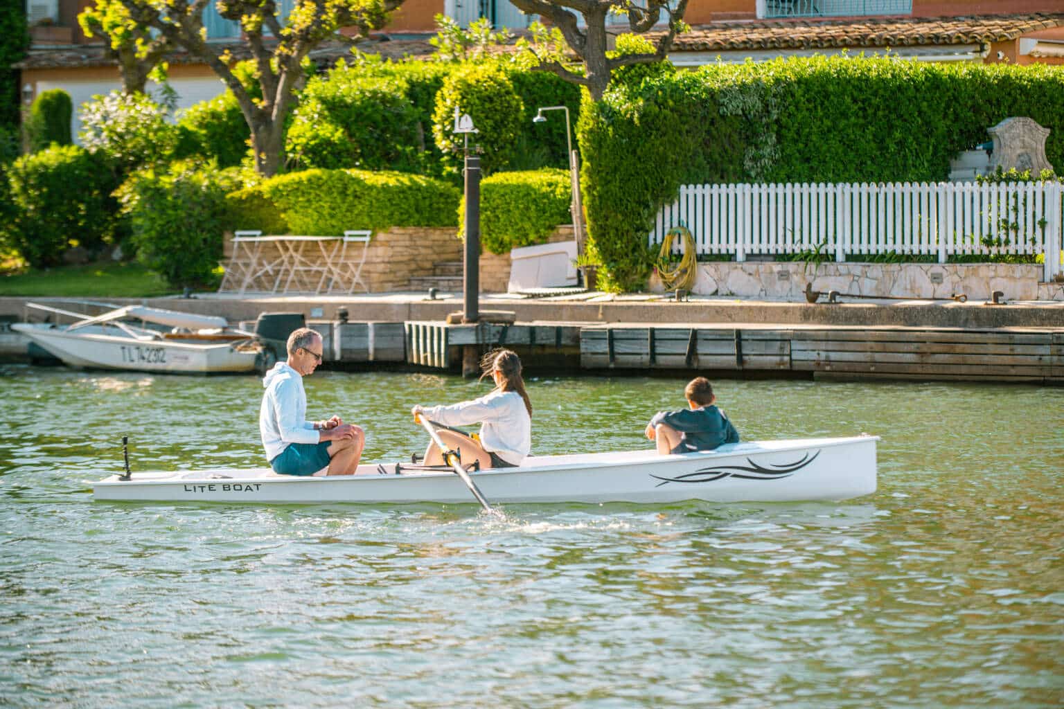Rowing boat for leisure and adventure - X Row