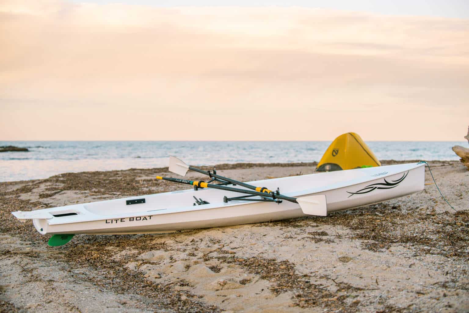 Rowing boat for leisure and adventure - X Row