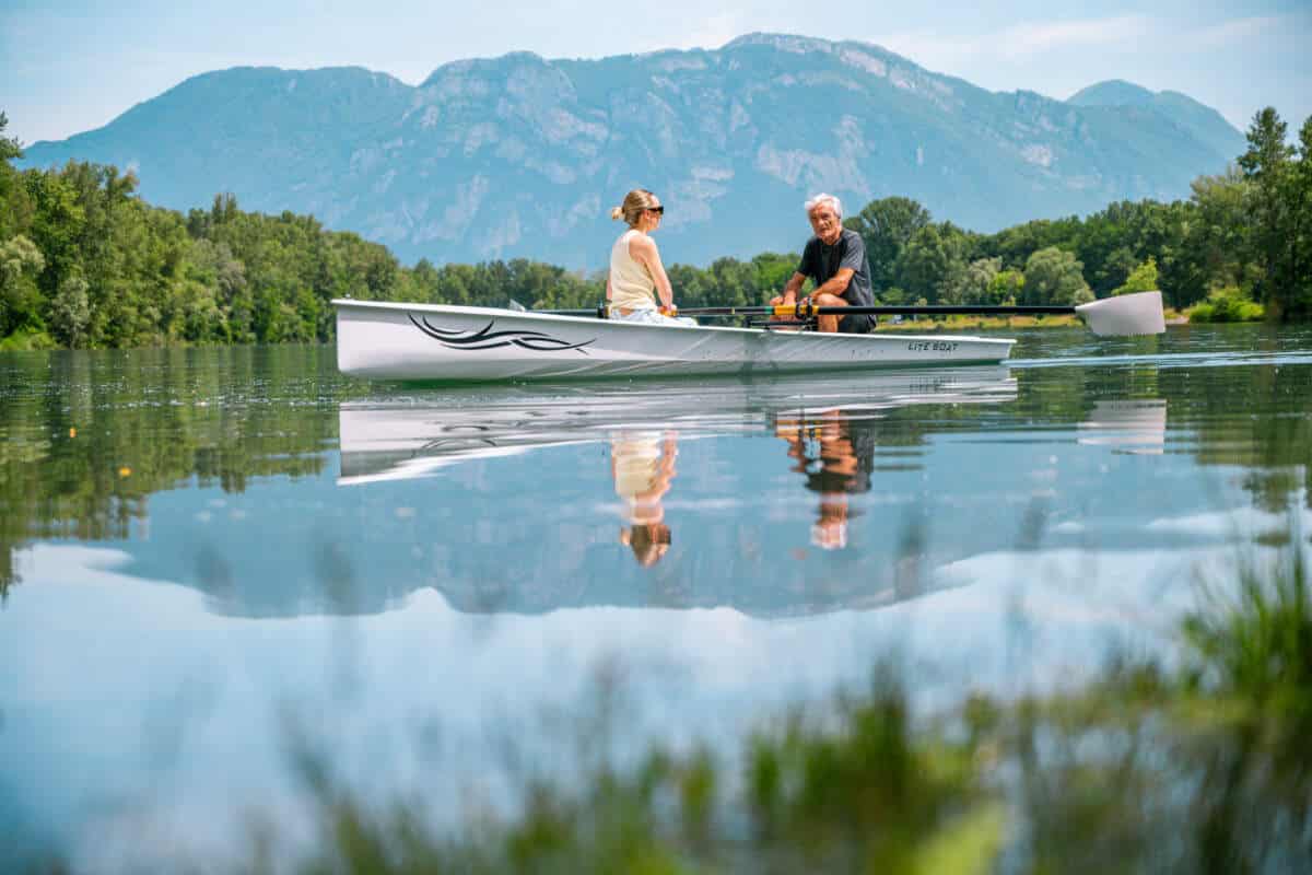 Rowing boat for leisure and adventure - X Row